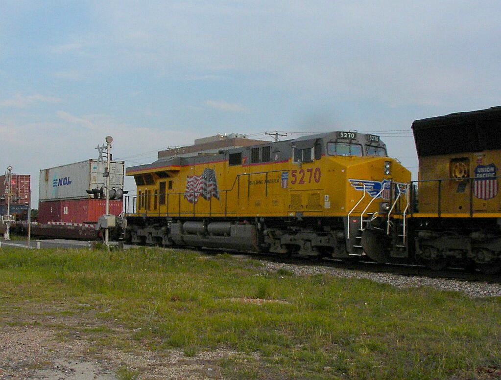 UP 5270 "BUILDING AMERICA"